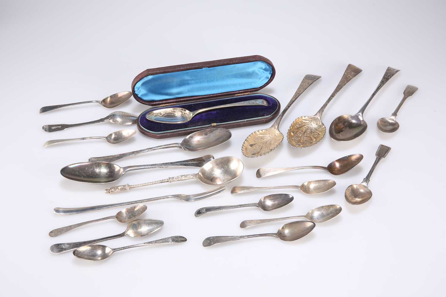 Lot 262 - A MIXED GROUP OF SILVER FLATWARE, 20TH
