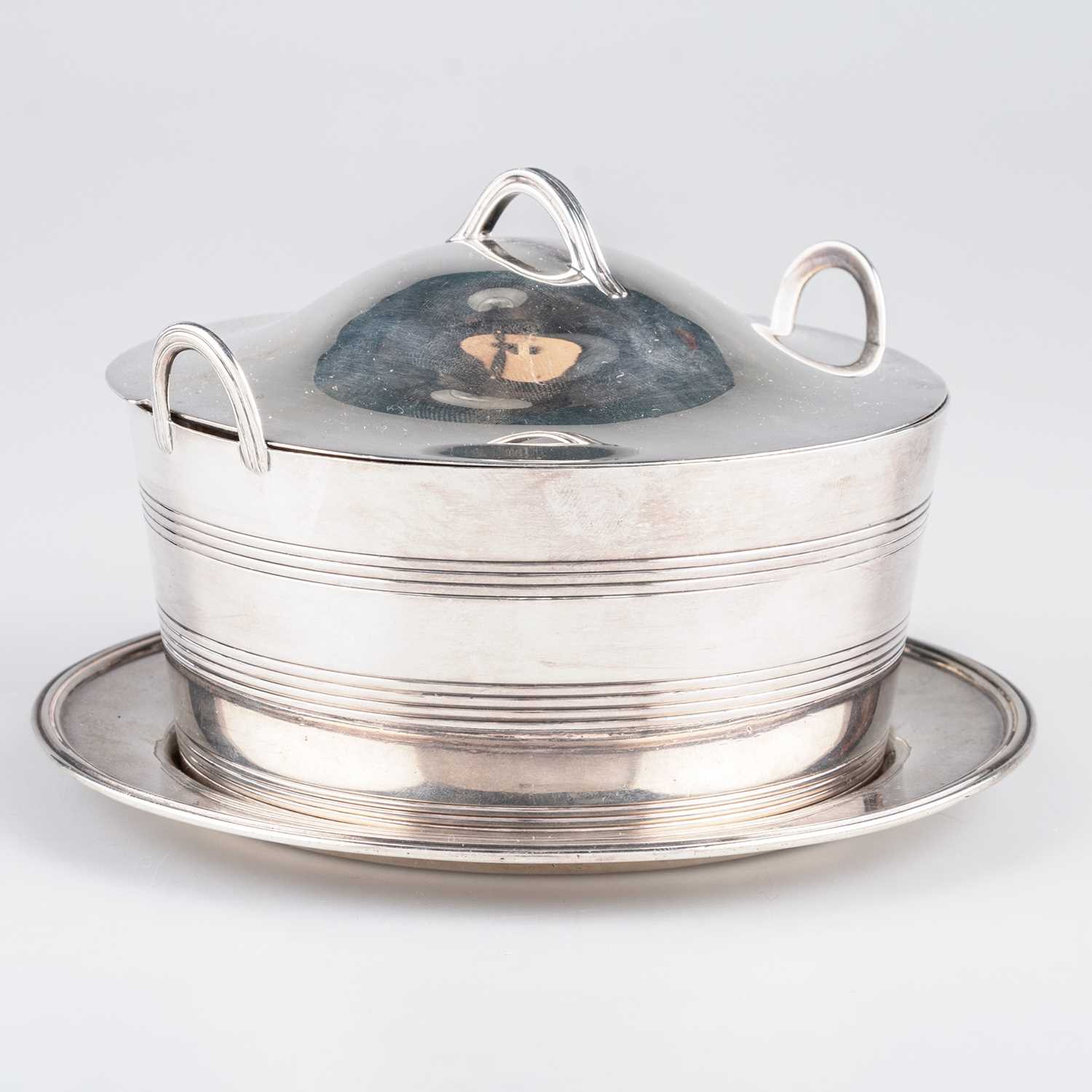 Lot 310 - A GEORGE III SILVER BUTTER TUB, COVER AND