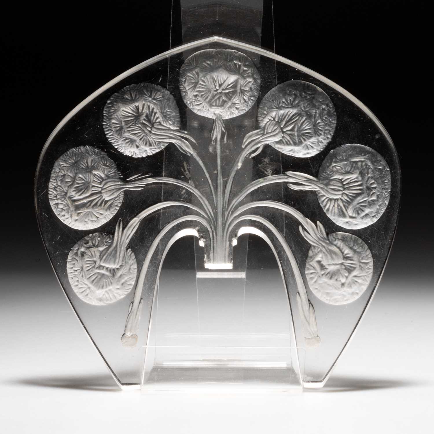 Lot 19 - RENÉ LALIQUE (FRENCH, 1860-1945), 'VEILLEUSE