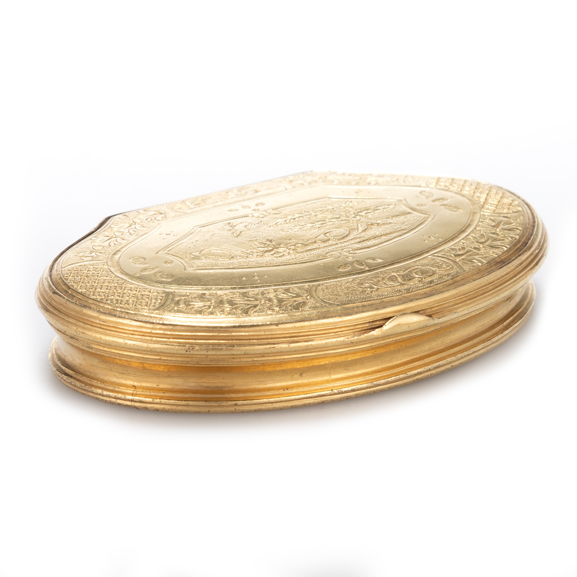 Lot 171 - AN 18TH CENTURY GILT-METAL SNUFF BOX, CIRCA