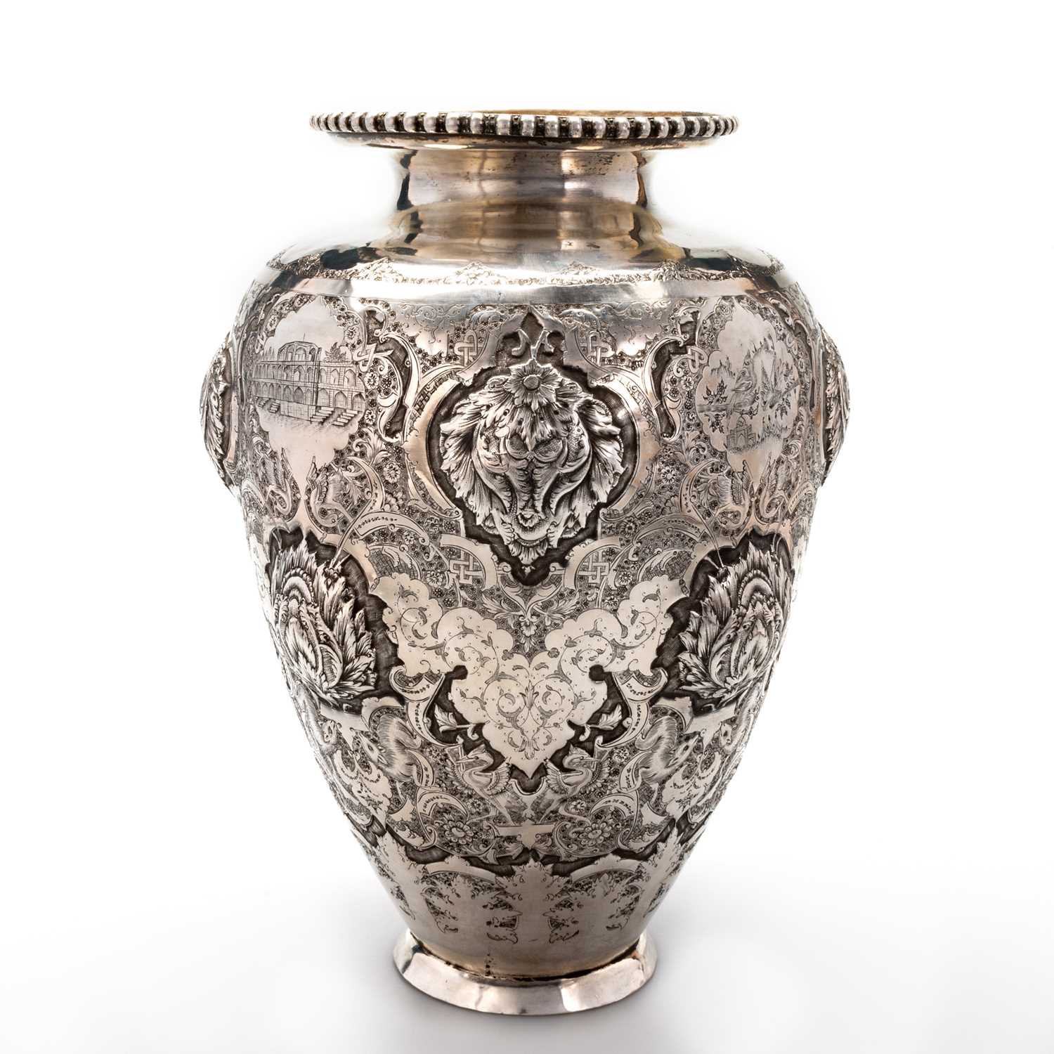 Lot 173 - A MID-20TH CENTURY IRANIAN (PERSIAN) SILVER