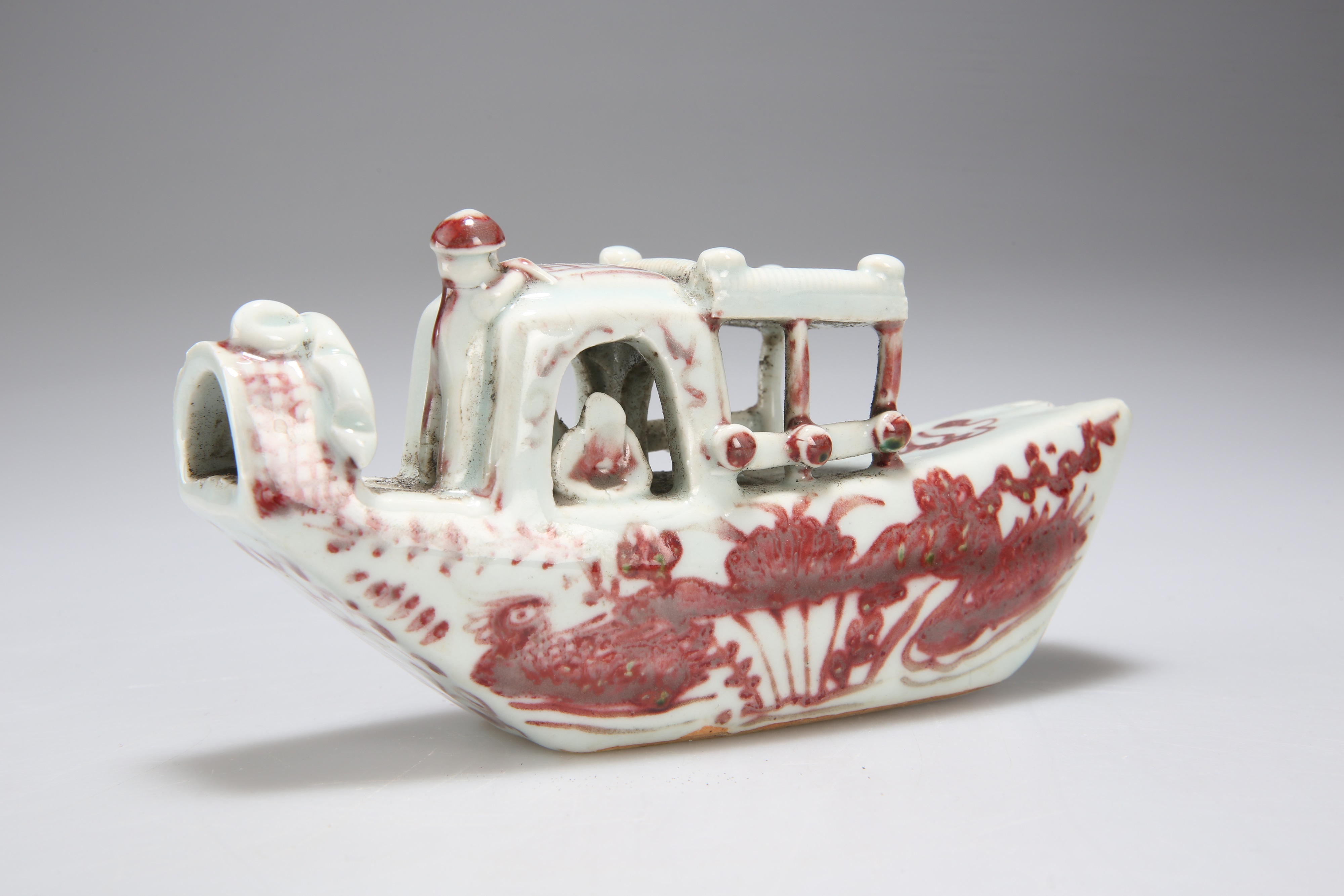 Lot 111 - A CHINESE UNDERGLAZE RED AND WHITE PORCELAIN