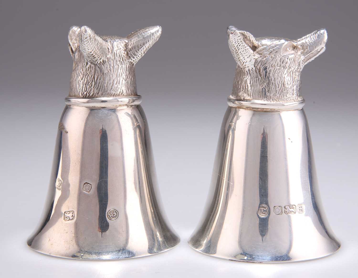 Lot 1190 - A PAIR OF ELIZABETH II SILVER STIRRUP CUPS