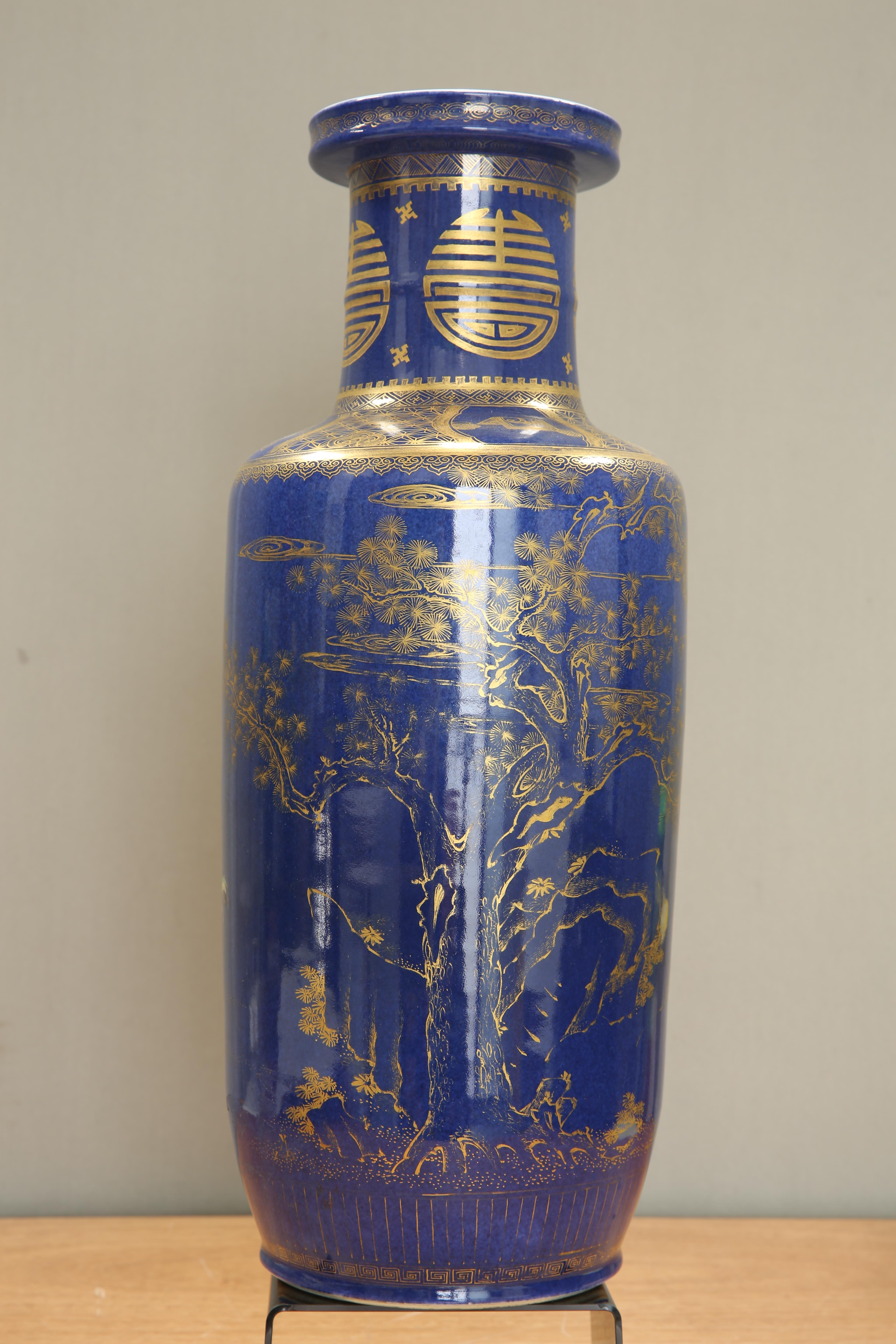 Lot 155 - A CHINESE DOUCAI-DECORATED