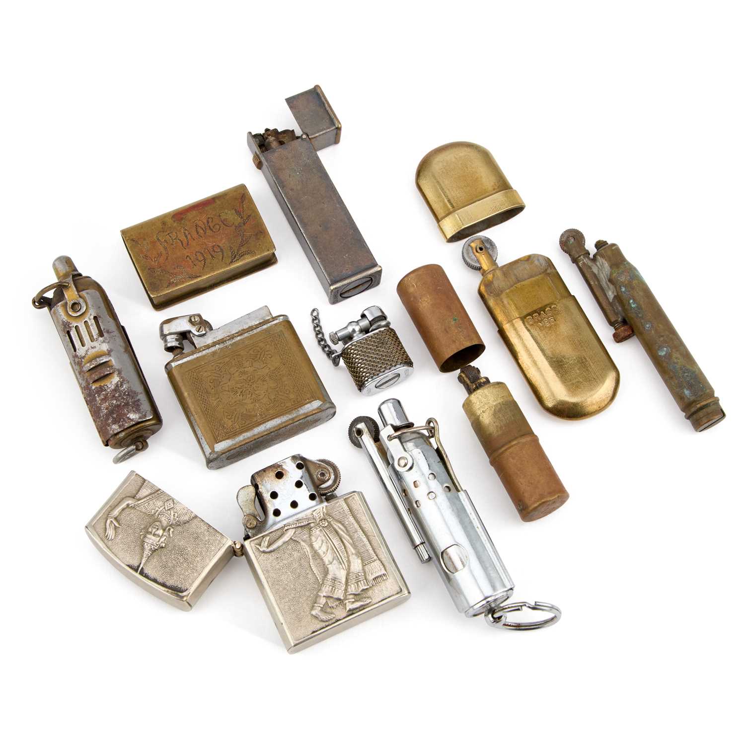 Lot 710 - A GROUP OF LIGHTERS
