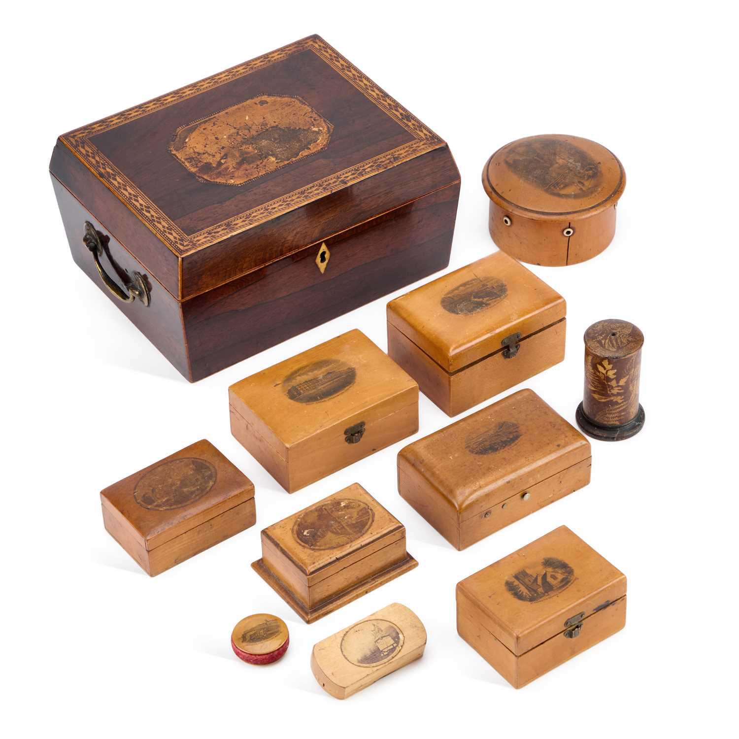 Lot 563 - A GROUP OF 19TH CENTURY MAUCHLINE WARE BOXES