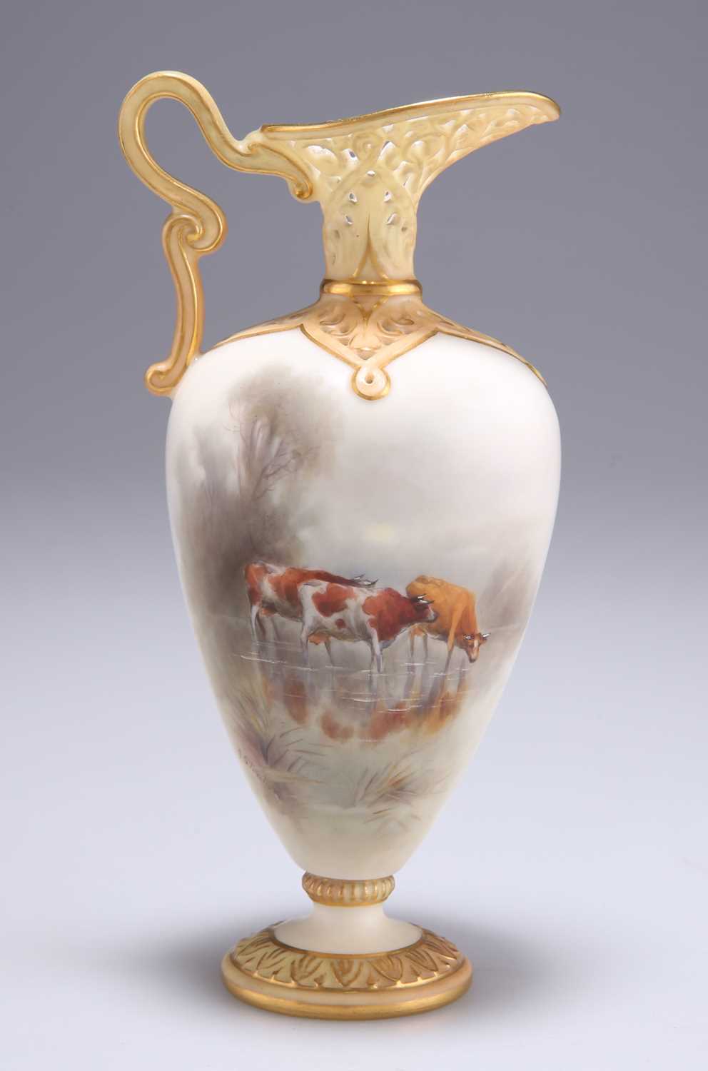 Lot 135 - A ROYAL CHINA WORKS WORCESTER (GRAINGER