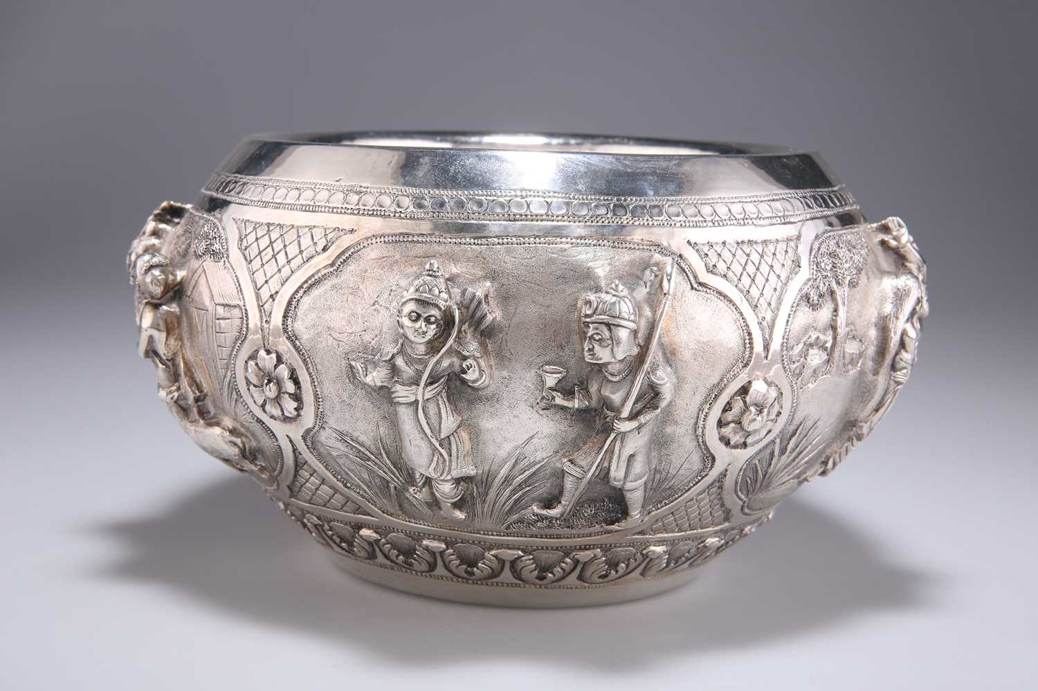 Lot 1347 - AN ANGLO-INDIAN SILVER BOWL