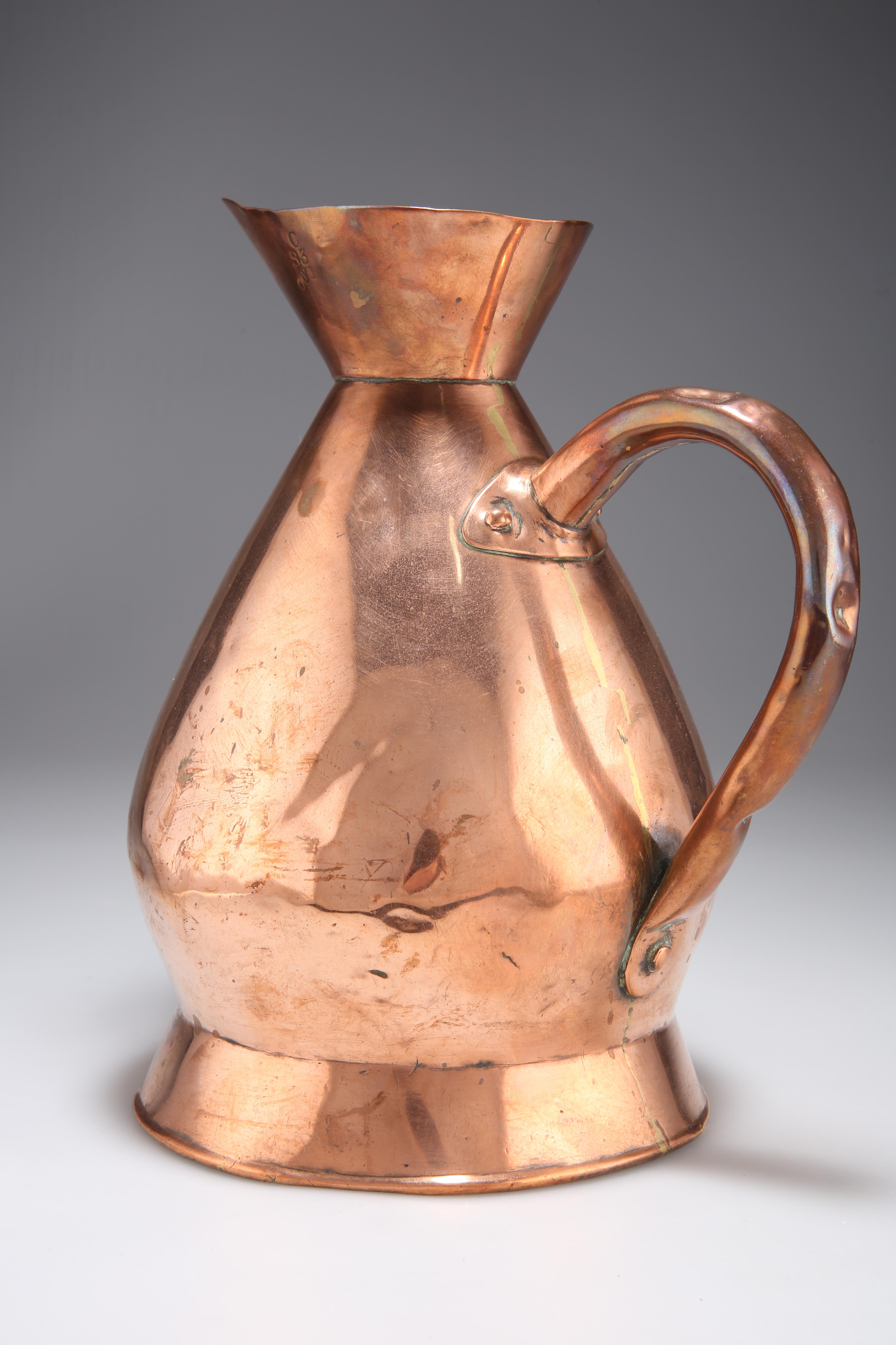 Lot 335 - A VICTORIAN COPPER HALF-GALLON MEASURE