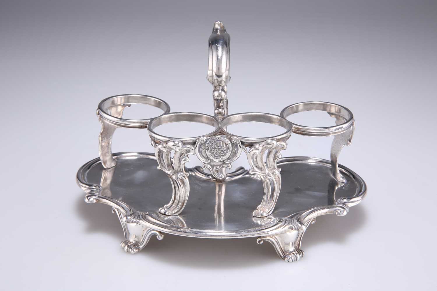 Lot 1163 - † A VICTORIAN SILVER CRUET STAND